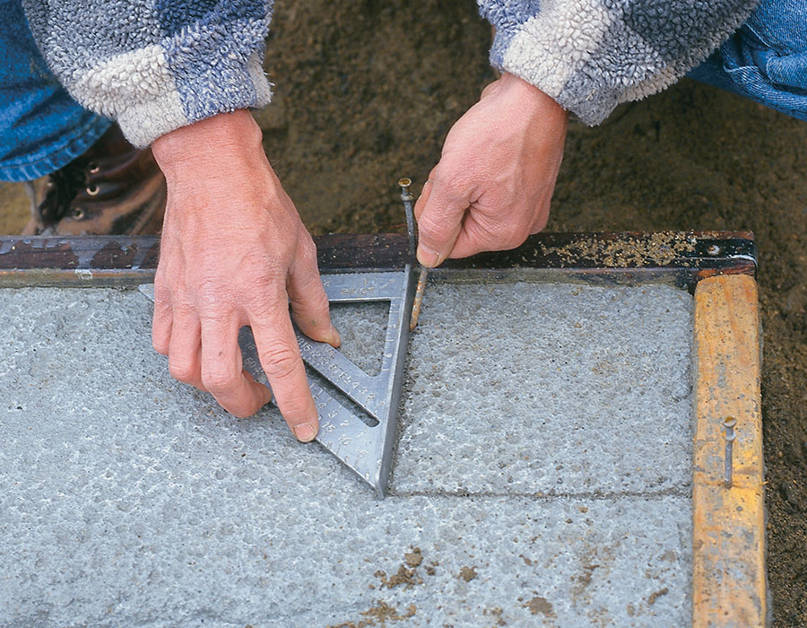 Forming and Pouring Footings - Fine Homebuilding