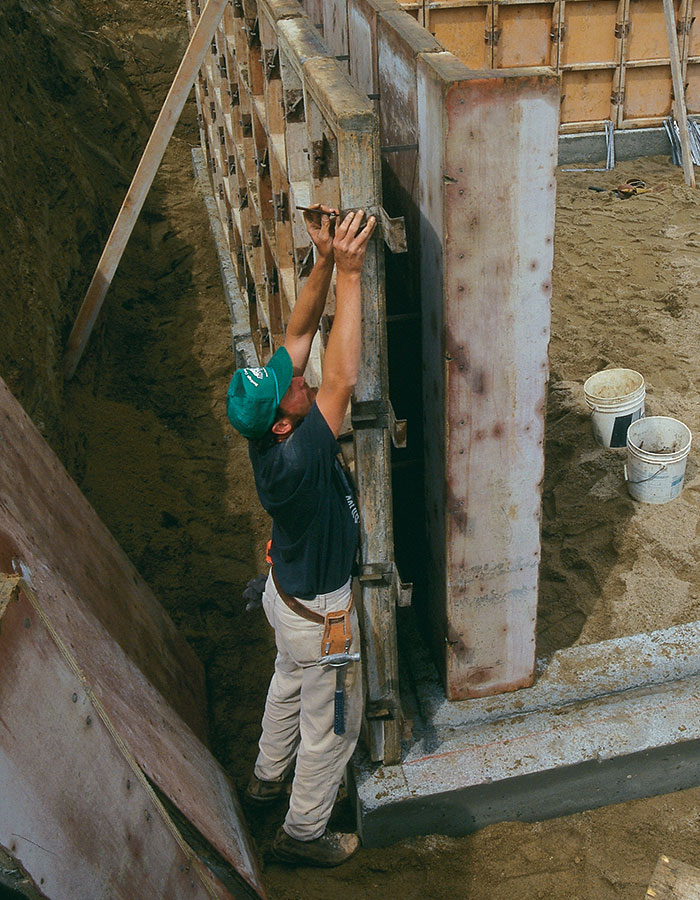 Forming and Pouring Foundations - Fine Homebuilding