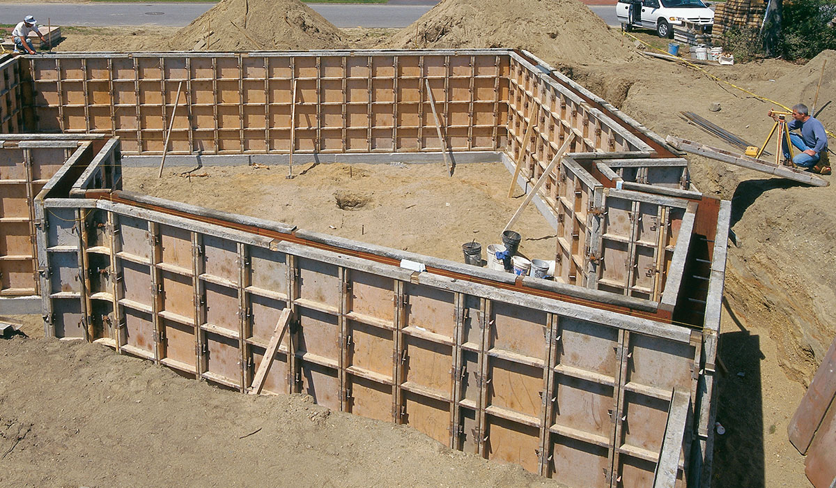 Forming and Pouring Foundations - Fine Homebuilding