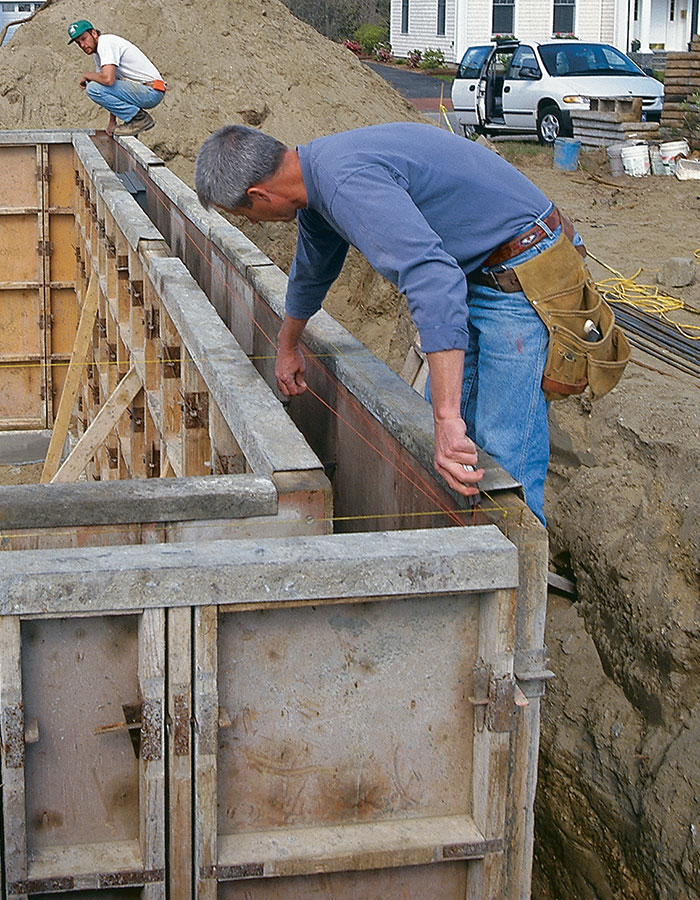Forming and Pouring Foundations - Fine Homebuilding