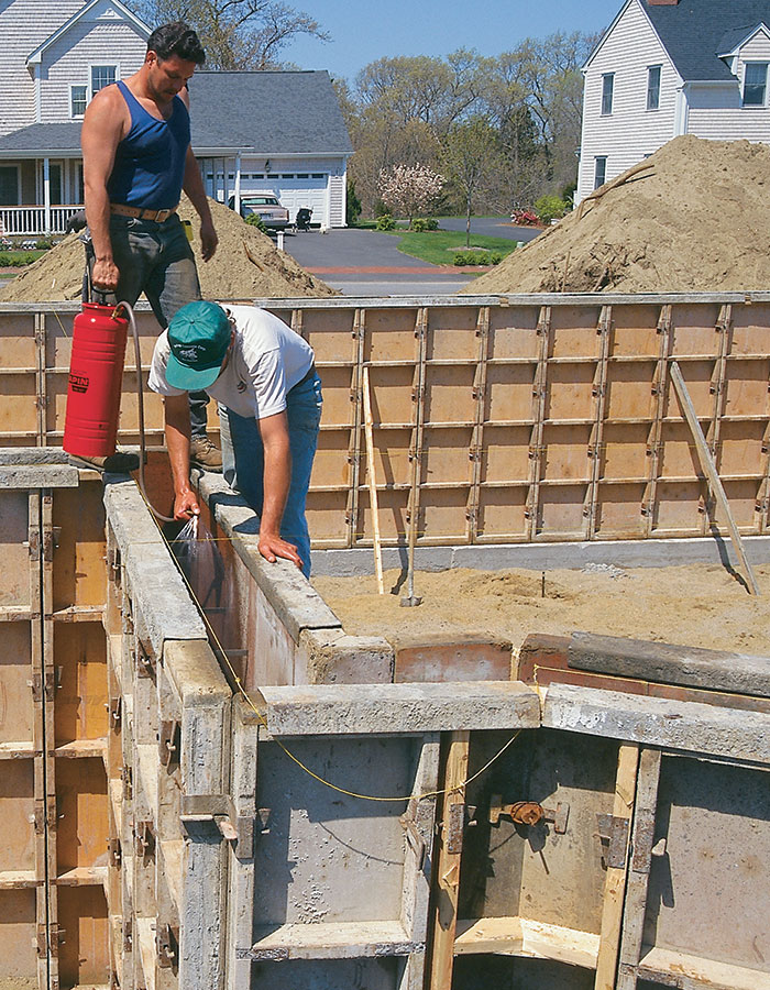 Forming and Pouring Foundations - Fine Homebuilding