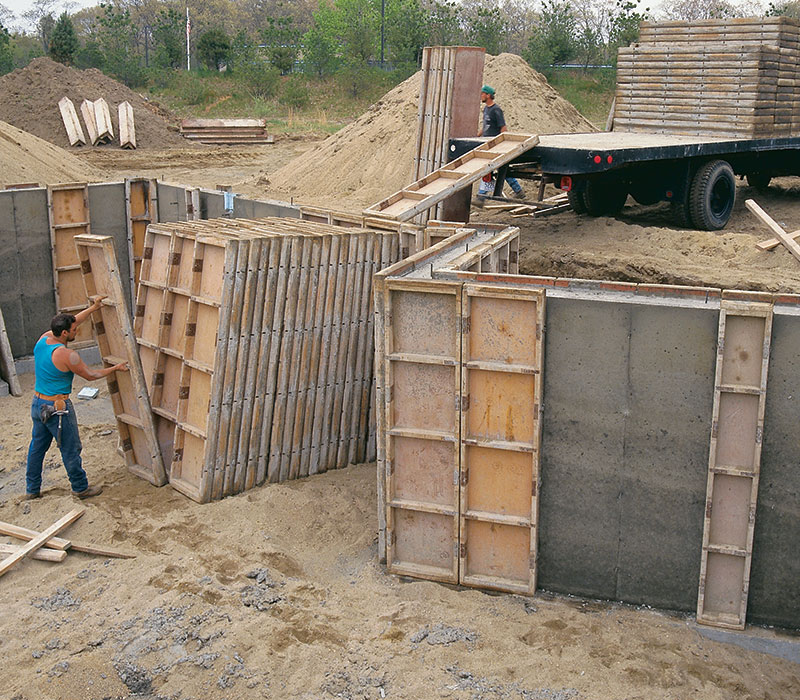 Forming and Pouring Foundations - Fine Homebuilding