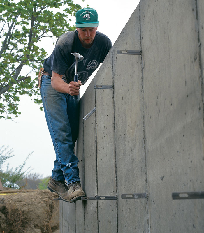 Forming and Pouring Foundations - Fine Homebuilding