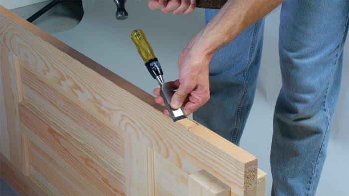 How To Mortise a Hinge with a Chisel - Fine Homebuilding
