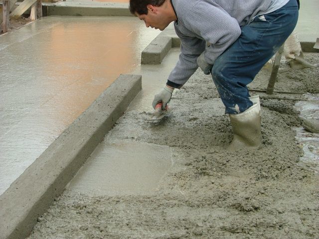 Pour the whole thing, at once. Slab on grade with thickened edges ...