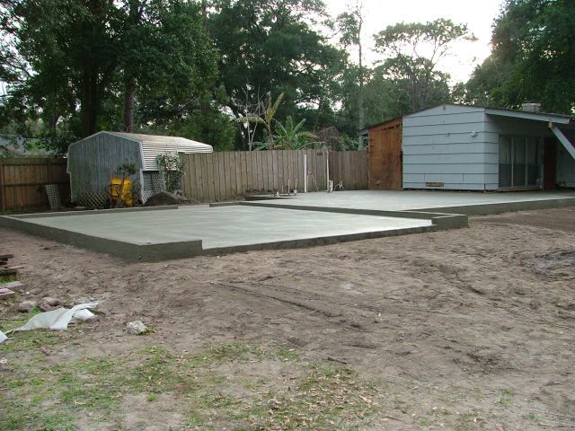 Pour the whole thing, at once. Slab on grade with thickened edges ...