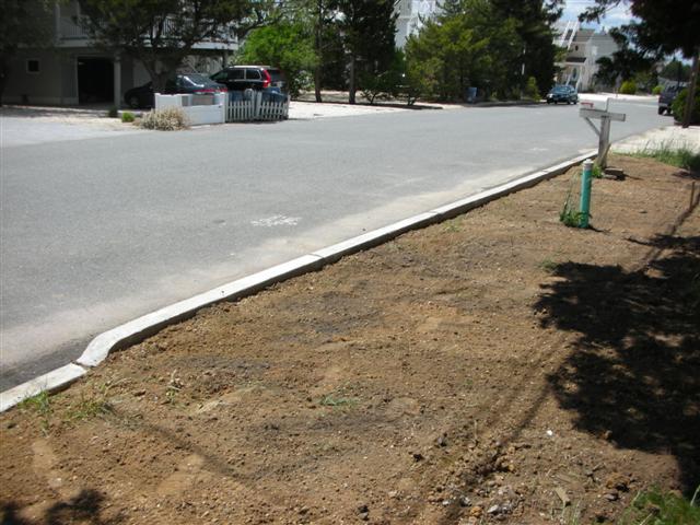 forming a concrete curb - Fine Homebuilding
