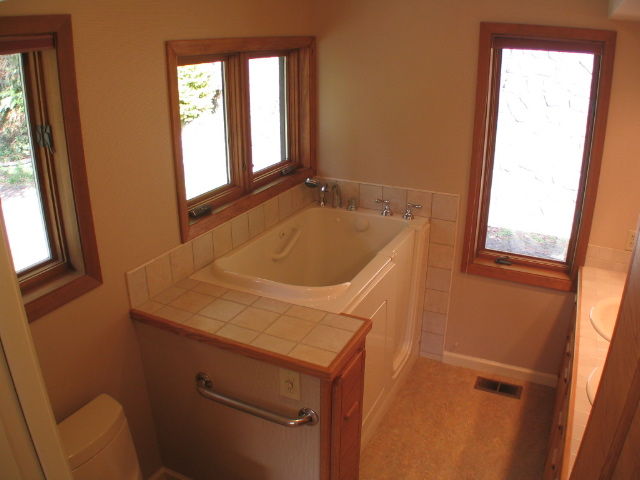 Installing a walk-in tub - Fine Homebuilding