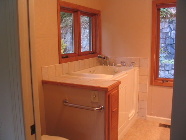 Installing a walk-in tub - Fine Homebuilding