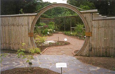 Moon Gate - Fine Homebuilding