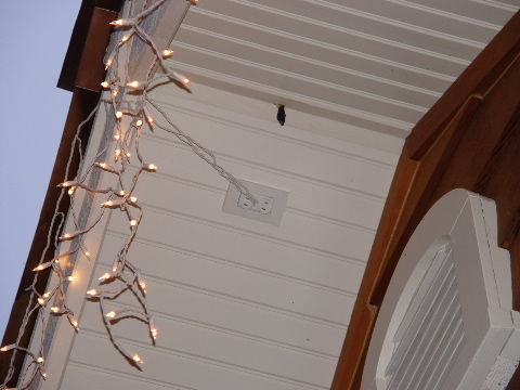 Holiday / Soffit Lights - Fine Homebuilding