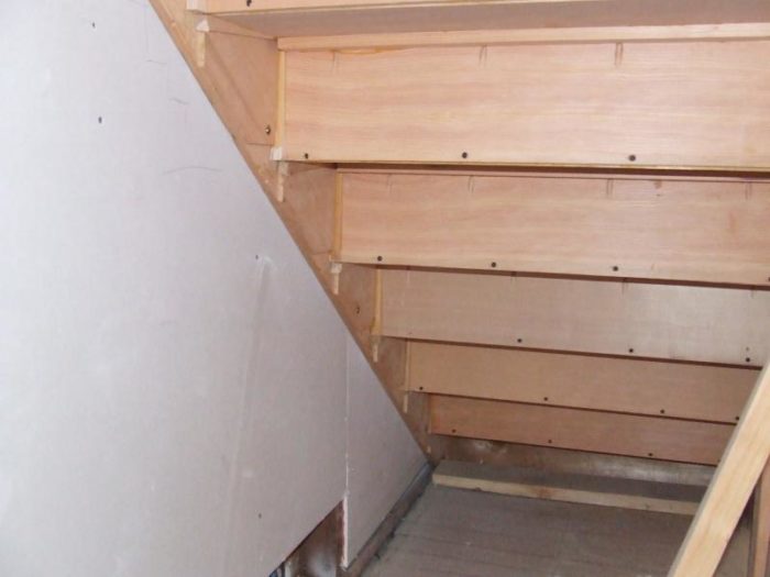 1st housed stringer stairs - Fine Homebuilding