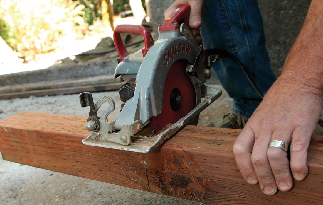 How to Brace a Deck Post - Fine Homebuilding