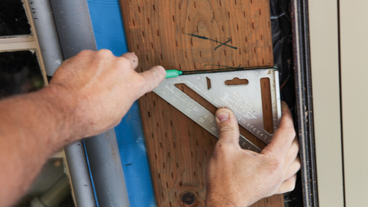 How to Layout Deck Joists - Fine Homebuilding