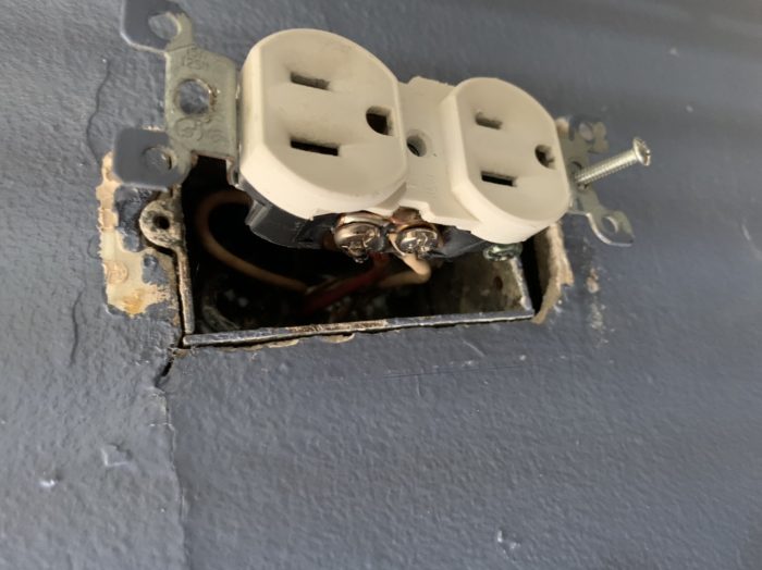 Old metal box charring outlets - Fine Homebuilding