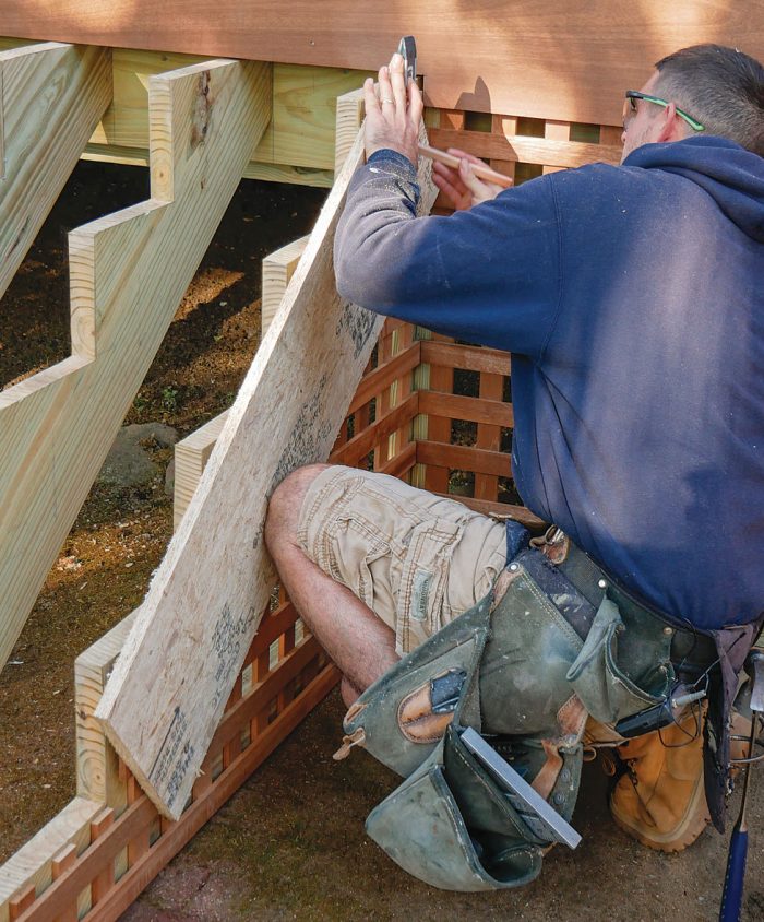 Trimming Deck Stairs - Fine Homebuilding