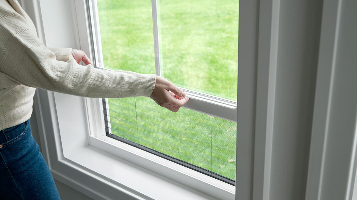Hassle-Free Window Screen - Fine Homebuilding