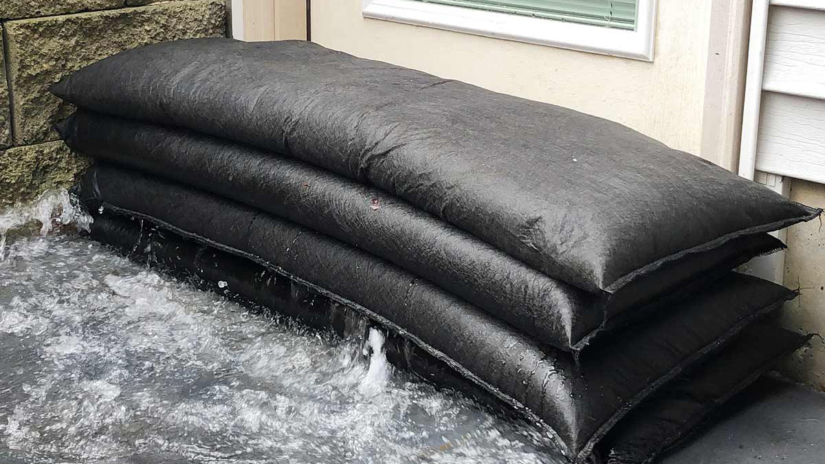 Reusable Flood Bags for Fast Bulk-Water Control - Fine Homebuilding
