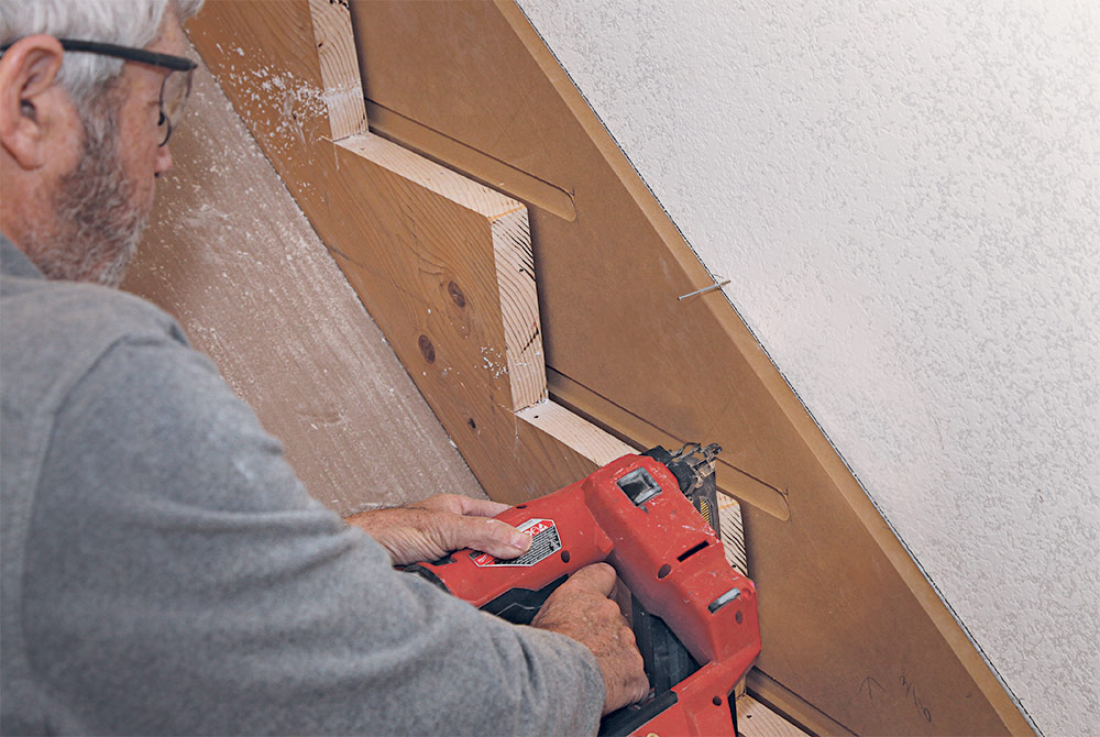 A Step-by-Step for Trimming Stairs - Fine Homebuilding