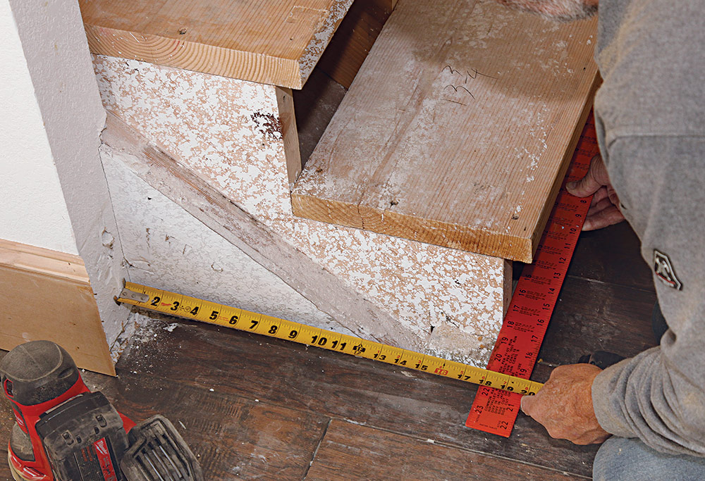 A Step-by-Step for Trimming Stairs - Fine Homebuilding