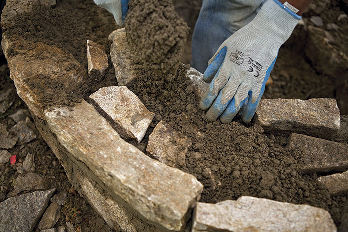 Building a Fire Pit: Assembling the Walls - Fine Homebuilding
