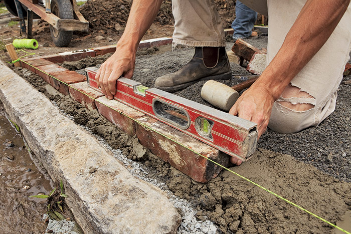 Brick Walkway: Setting the Bricks - Fine Homebuilding