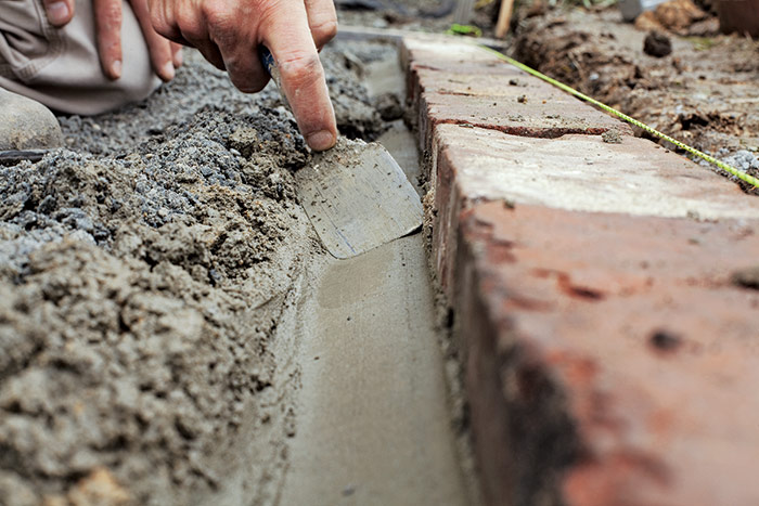 Brick Walkway: Setting the Bricks - Fine Homebuilding