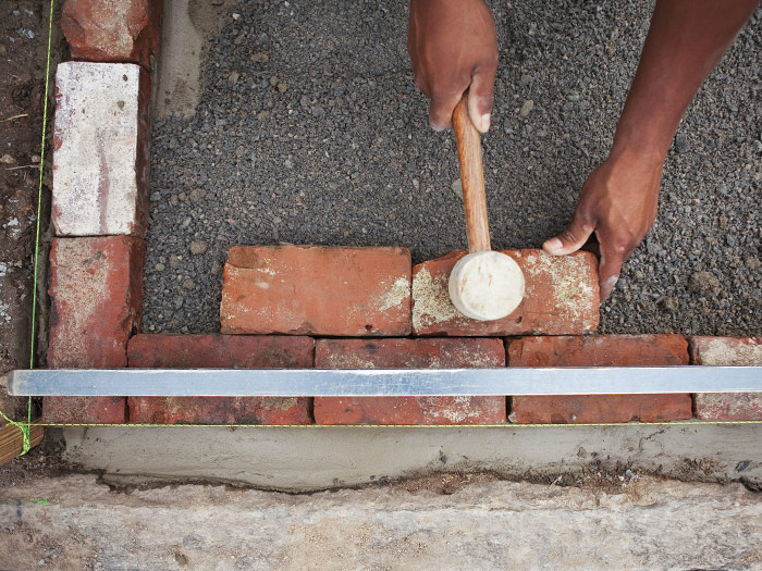 Brick Walkway: Setting the Bricks - Fine Homebuilding