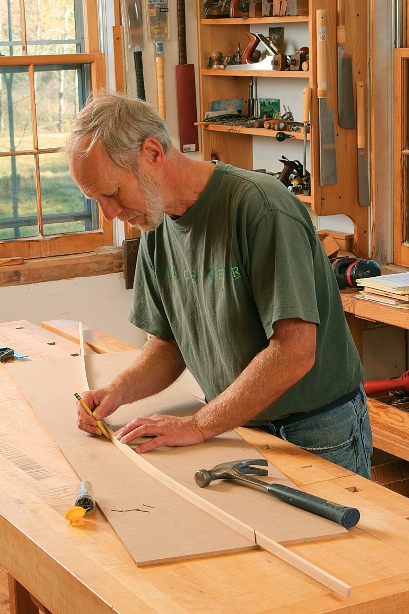 Build a Bow-Front Hall Table - FineWoodworking