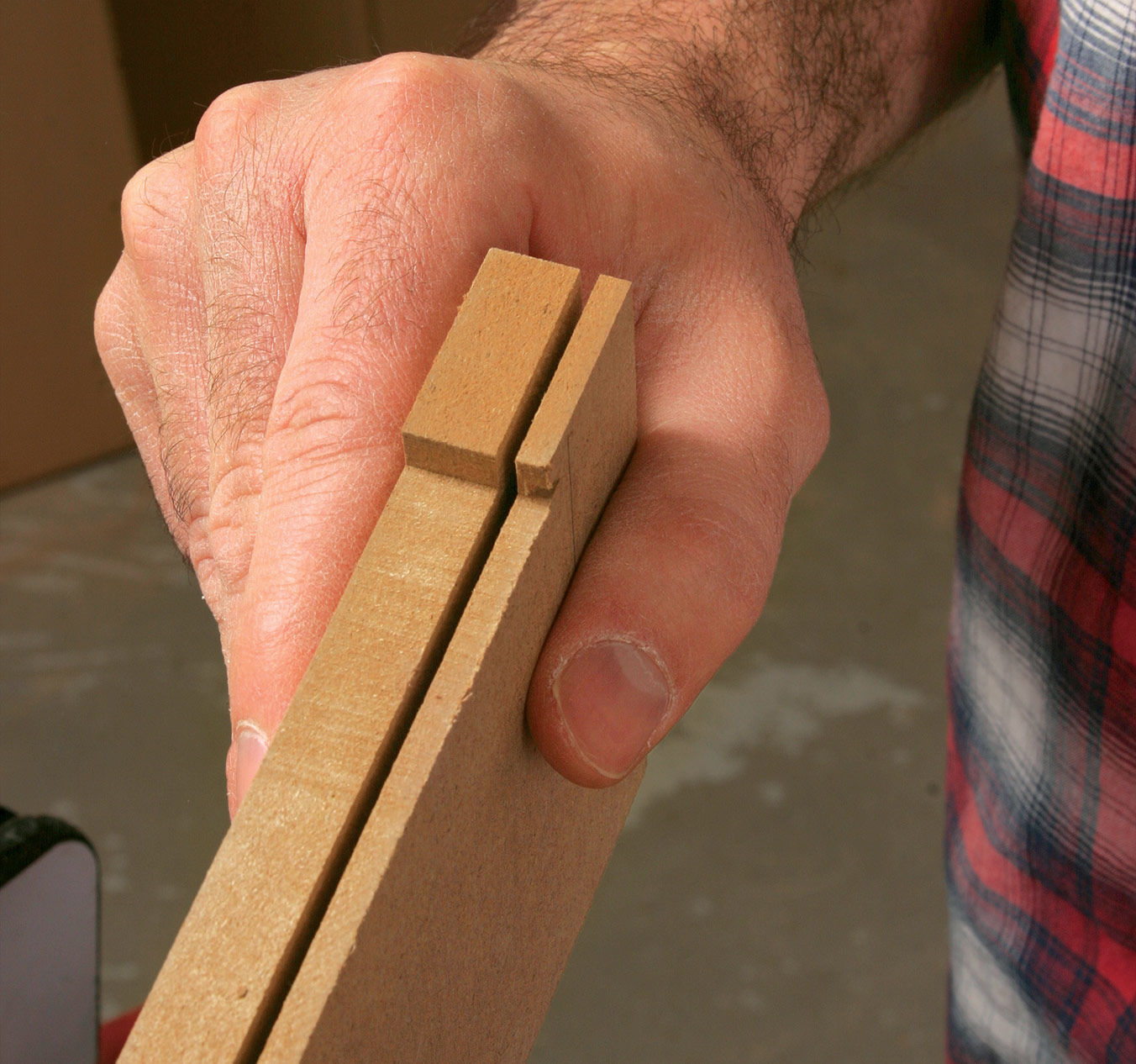 Use a Long Push Stick When Ripping Narrow Boards - FineWoodworking