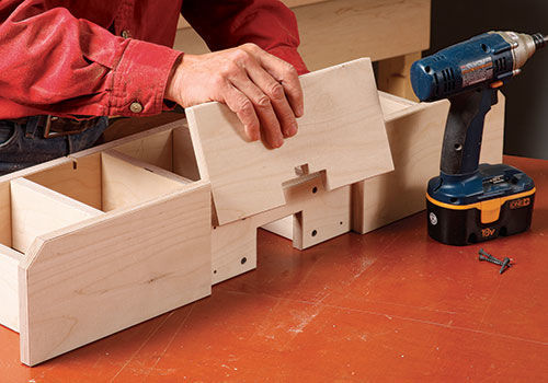 Space-Saving Router Table - FineWoodworking
