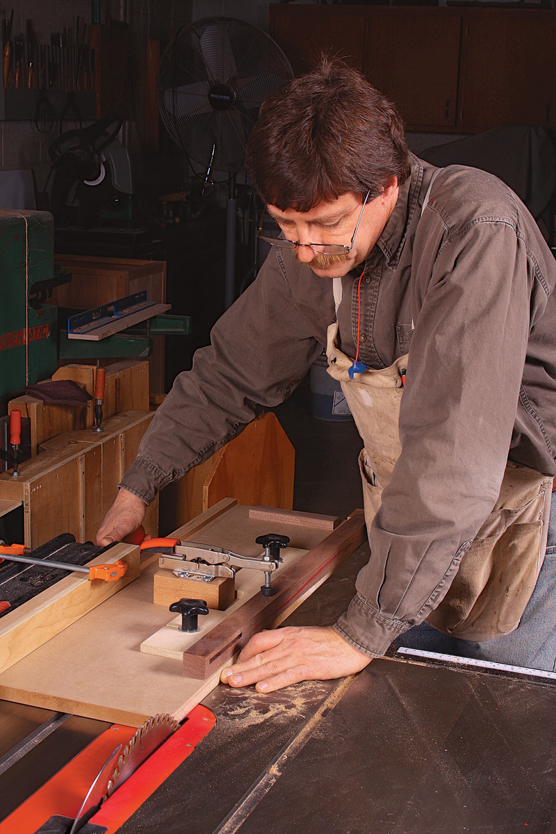 Cut Perfect Tapers on the Table Saw - FineWoodworking