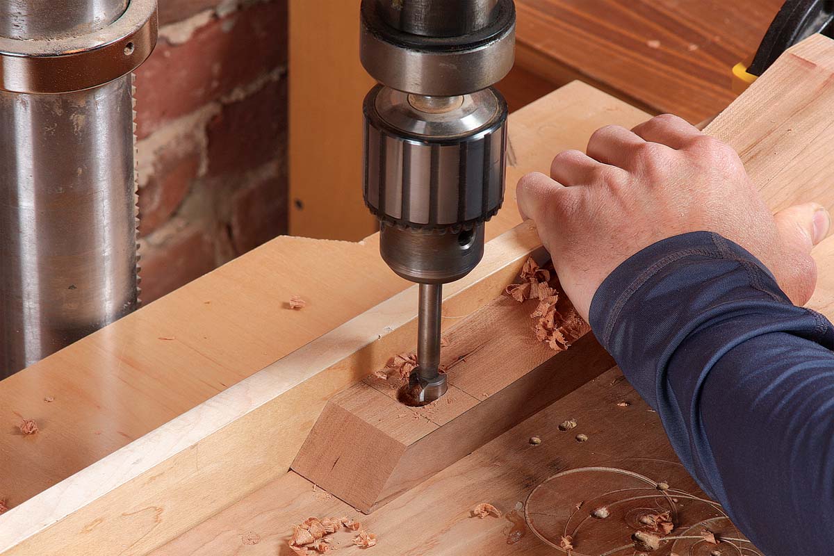 A Trestle Table with Modern Appeal - FineWoodworking