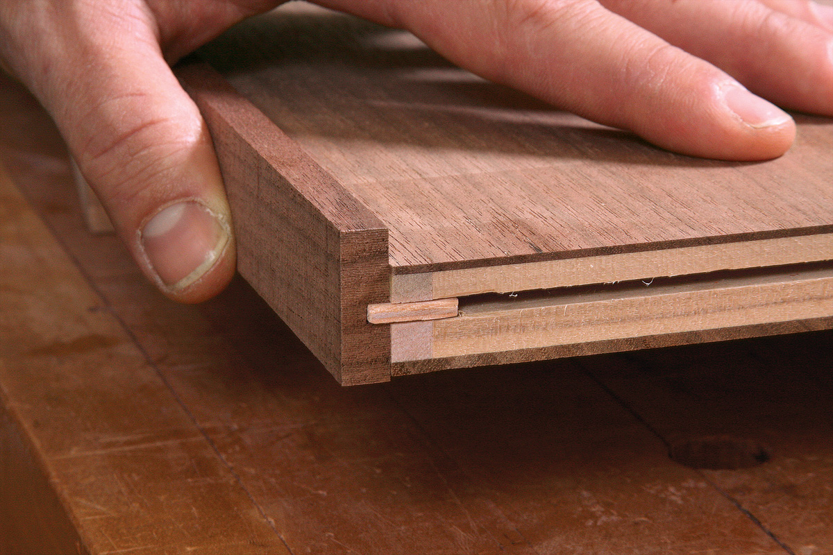 Stylish Coffee Table with Sleek Lines - FineWoodworking