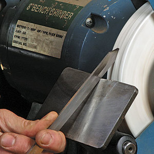 Grinding a Bowl Gouge - FineWoodworking