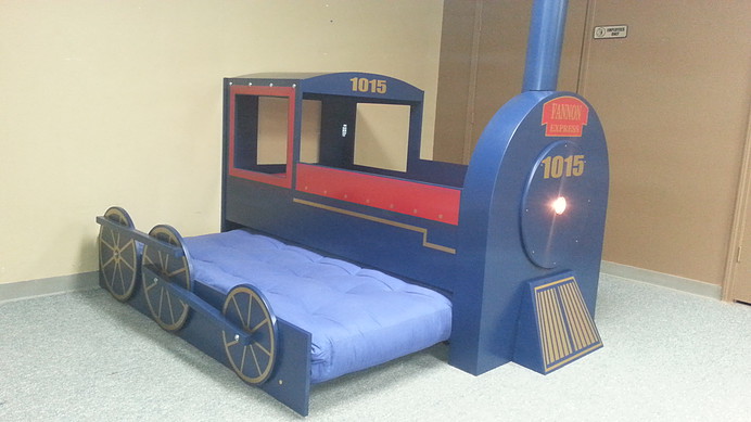 Train Bed with Trundle - FineWoodworking
