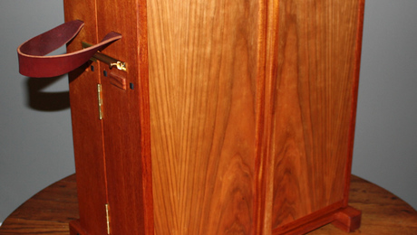 Tailgating Steamer Chest Bar - FineWoodworking