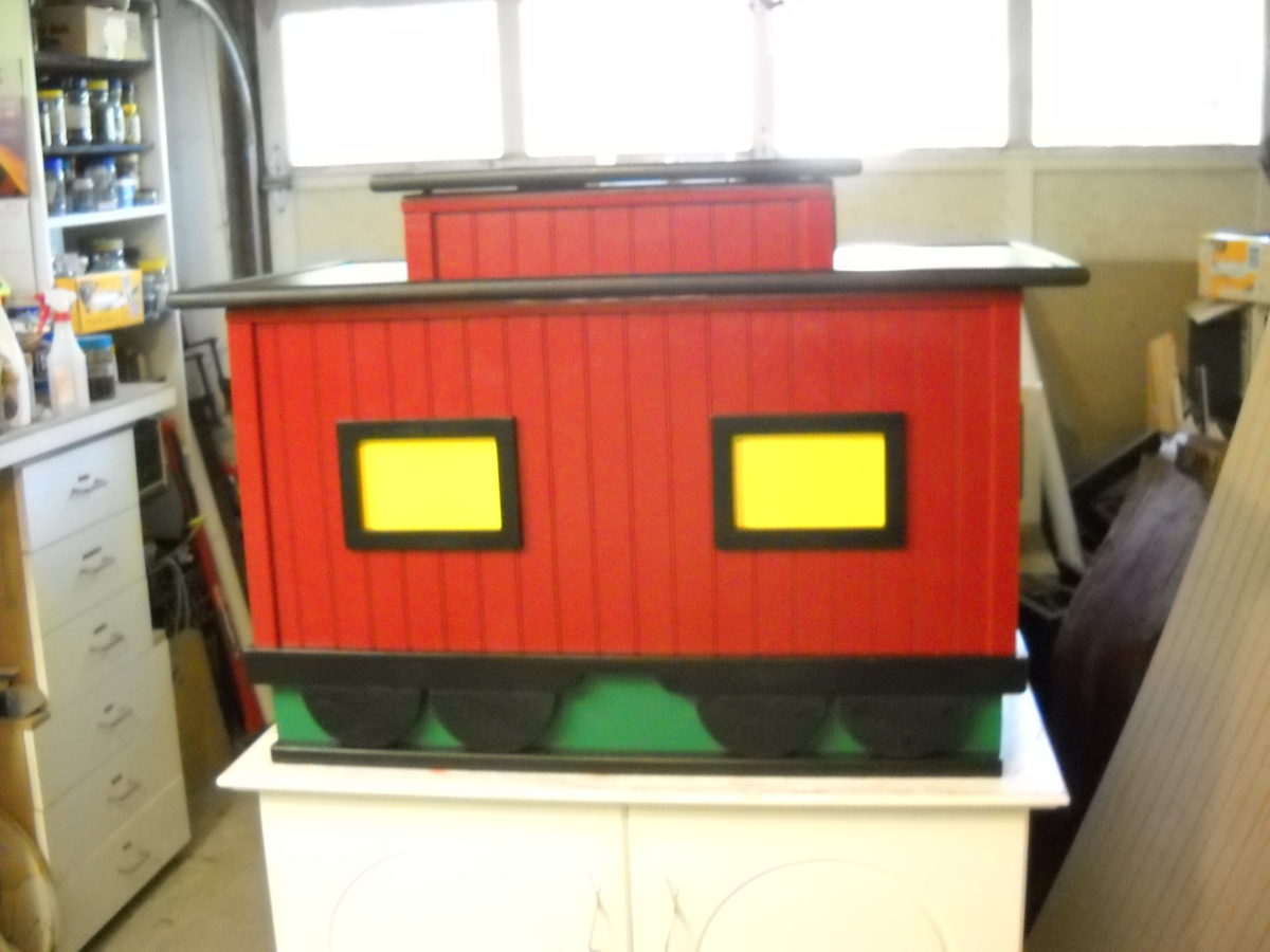 Caboose Toy Box - FineWoodworking