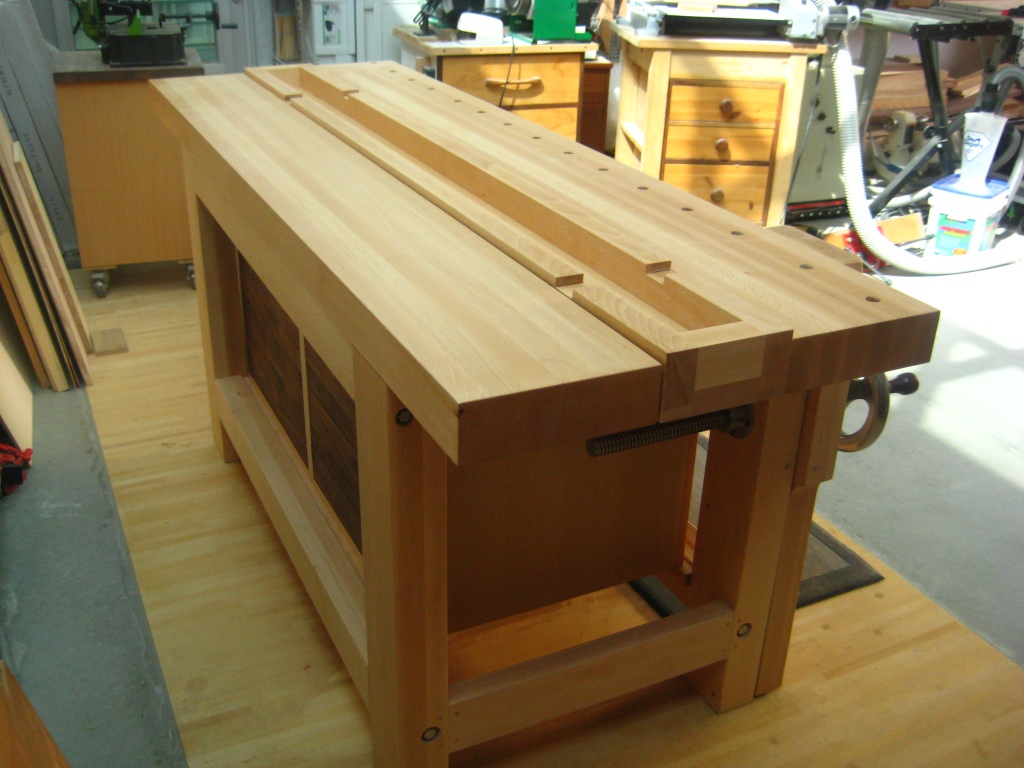 Tim's hybrid Roubo workbench - FineWoodworking