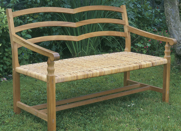 French Country-style Bench - FineWoodworking