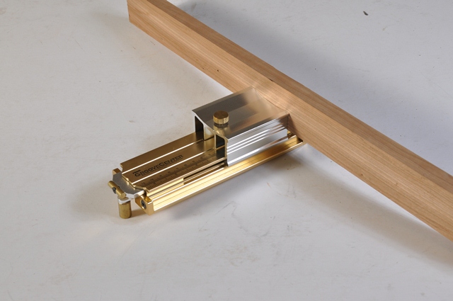 Groove Center Simplifies Lock Miter Joint - FineWoodworking