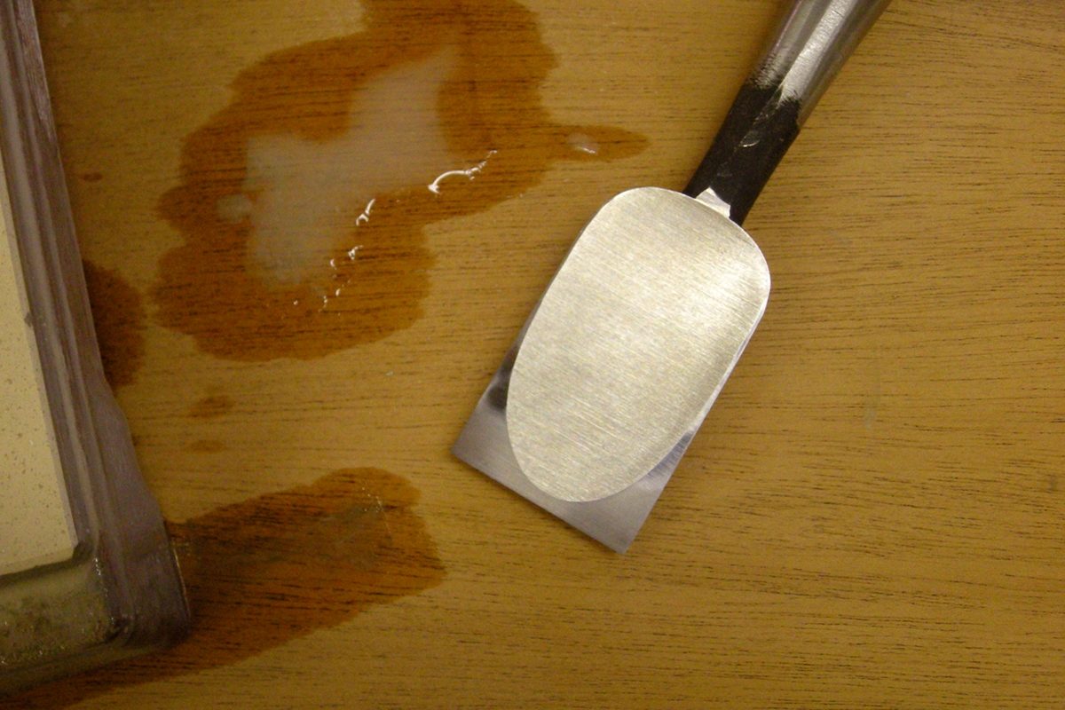 Japanese Chisel Tuneup: Flattening the Back - FineWoodworking