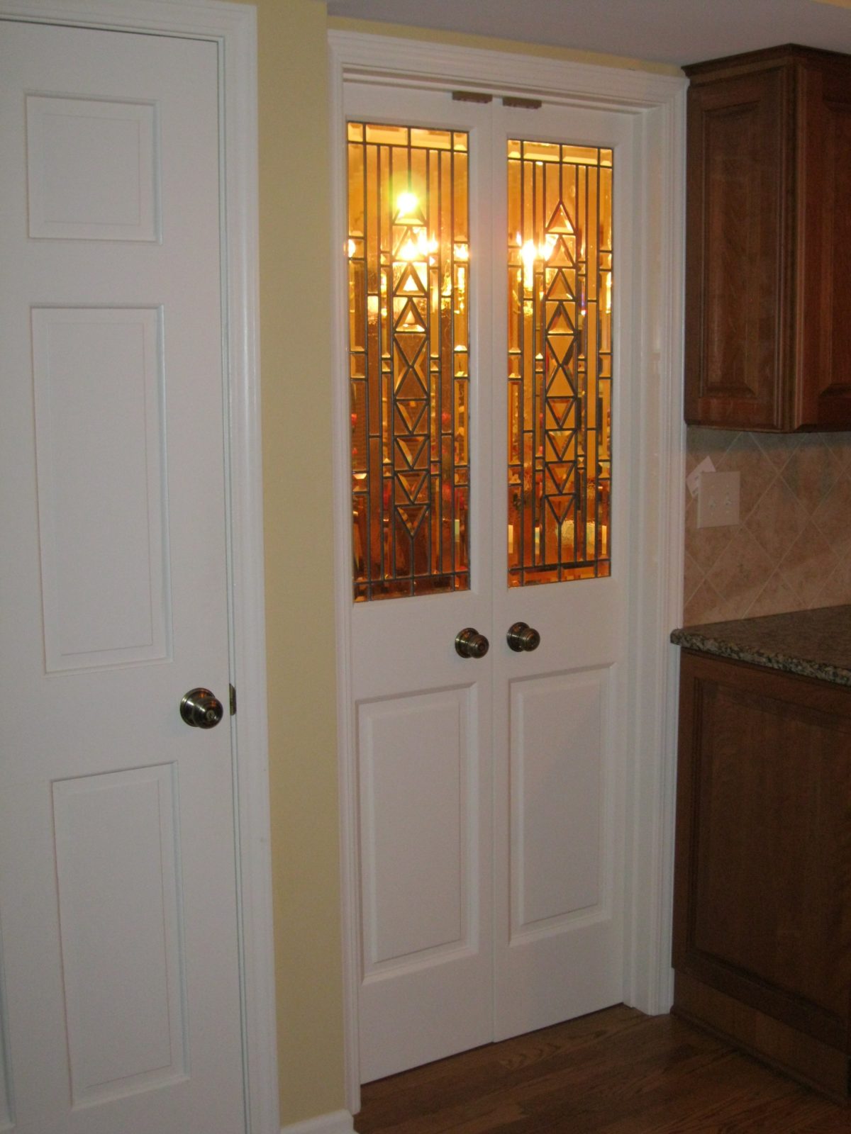 Passageway door with beveled glass inserts - FineWoodworking