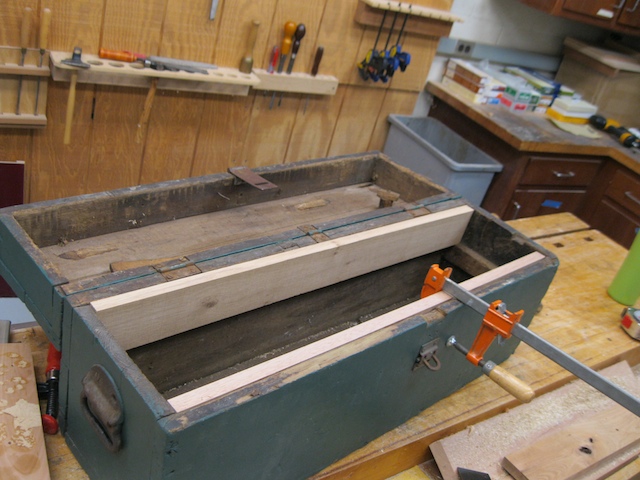 Build a 20-minute tool tray for go-to tools - FineWoodworking