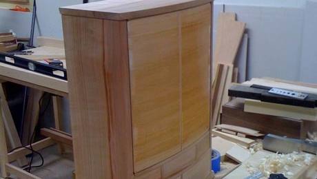How to groove the back of a curved drawer front - FineWoodworking