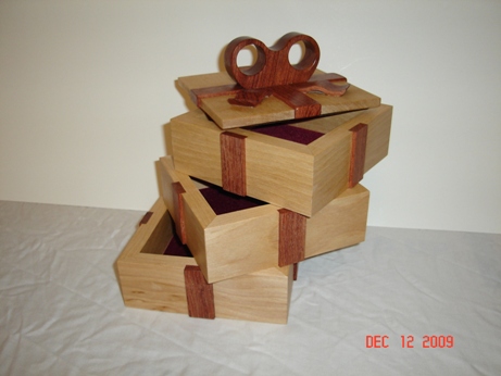 Swivel present box - FineWoodworking