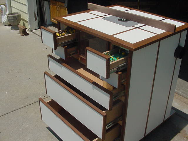 TOOL STORAGE/ROUTER STATION - FineWoodworking