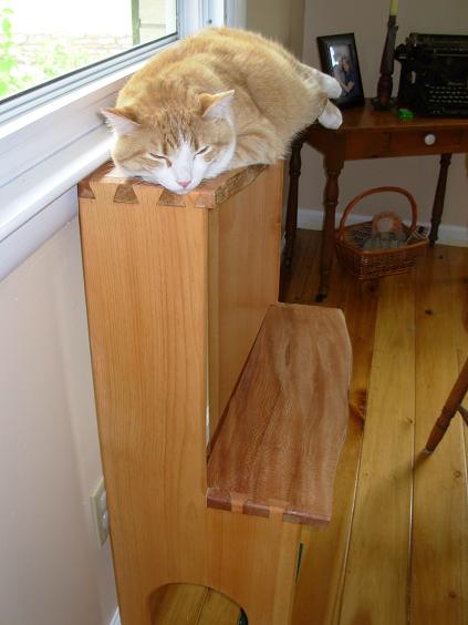 Shaker Cat Window Seat - FineWoodworking