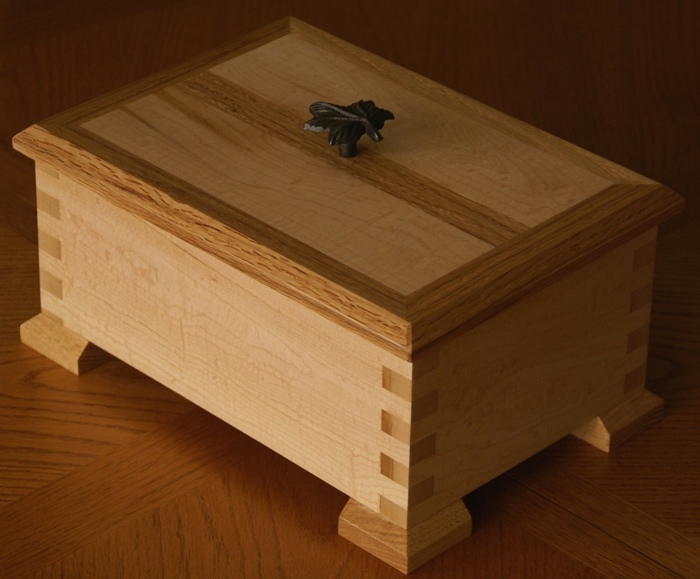 Maple Leaf Decorative Box - FineWoodworking