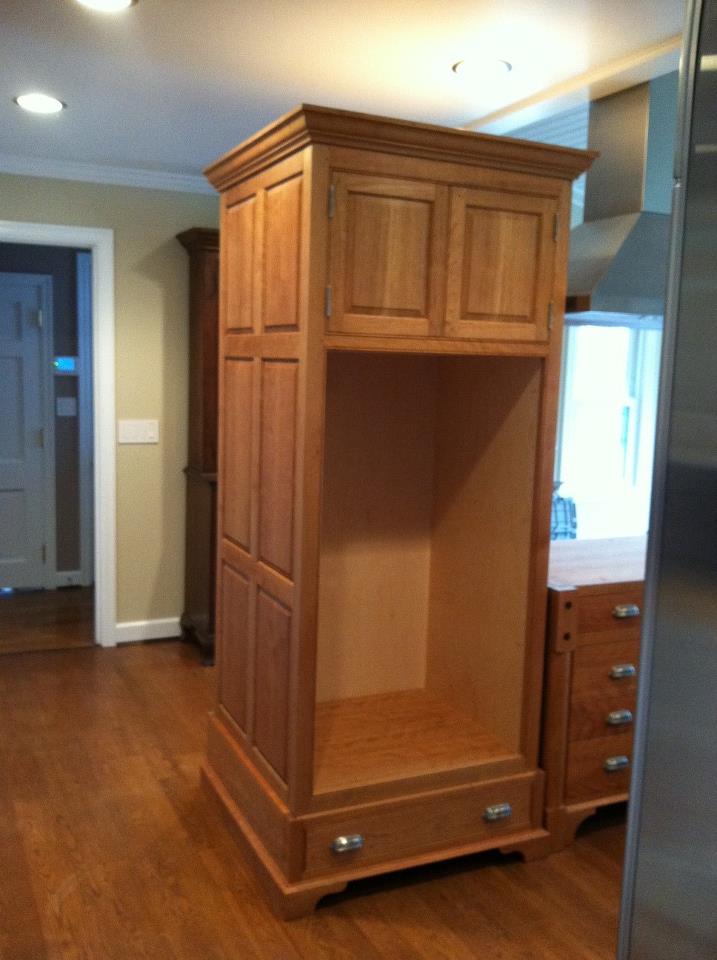 Colonial style kitchen - FineWoodworking